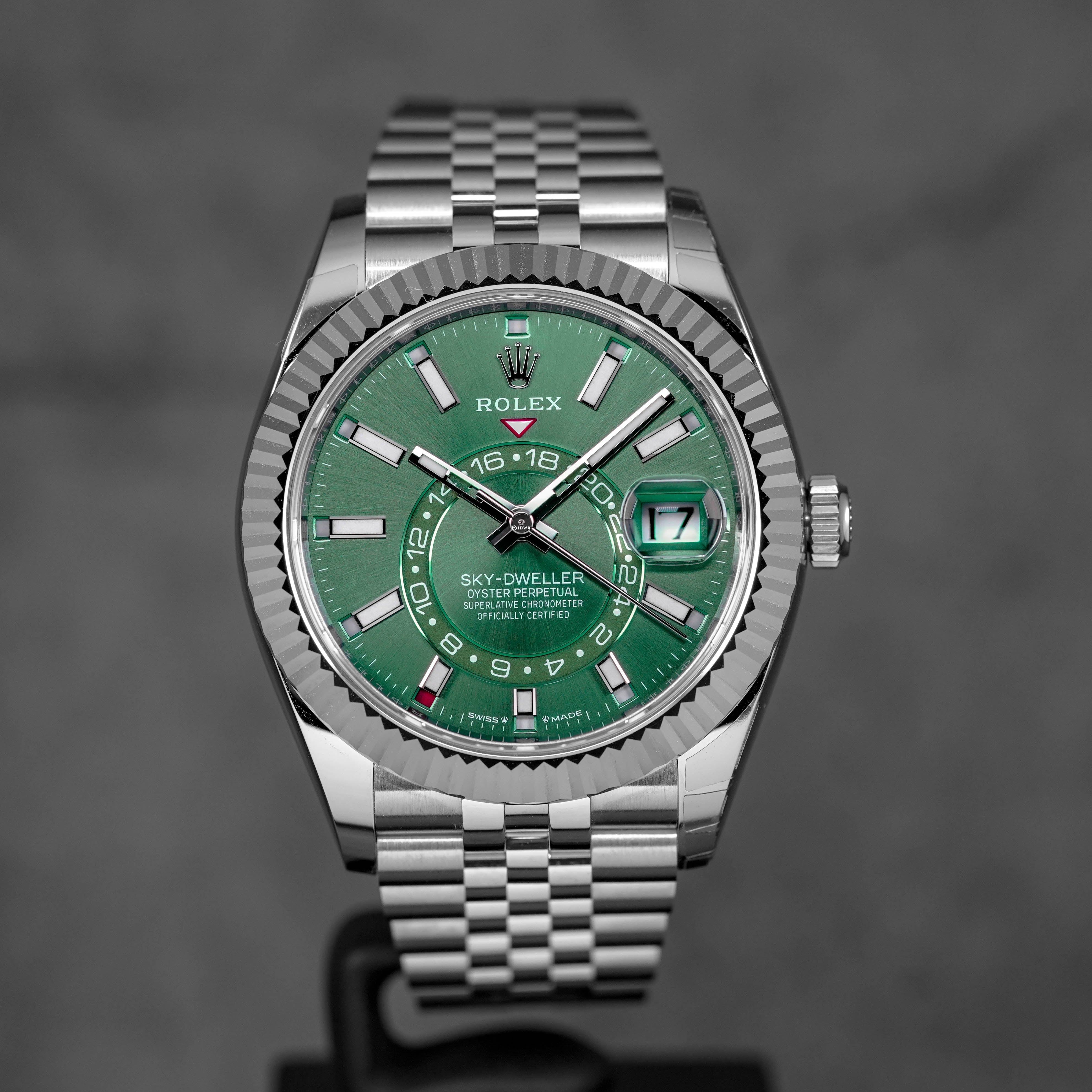 ROLEX SKY-DWELLER MINT GREEN JUBILEE (2025) – ONELUXE