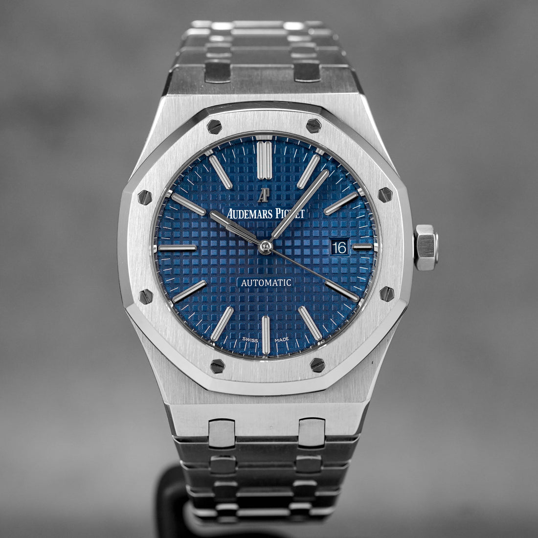 AUDEMARS PIGUET ROYAL OAK 41MM 15400 BLUE DIAL (2014) – ONELUXE